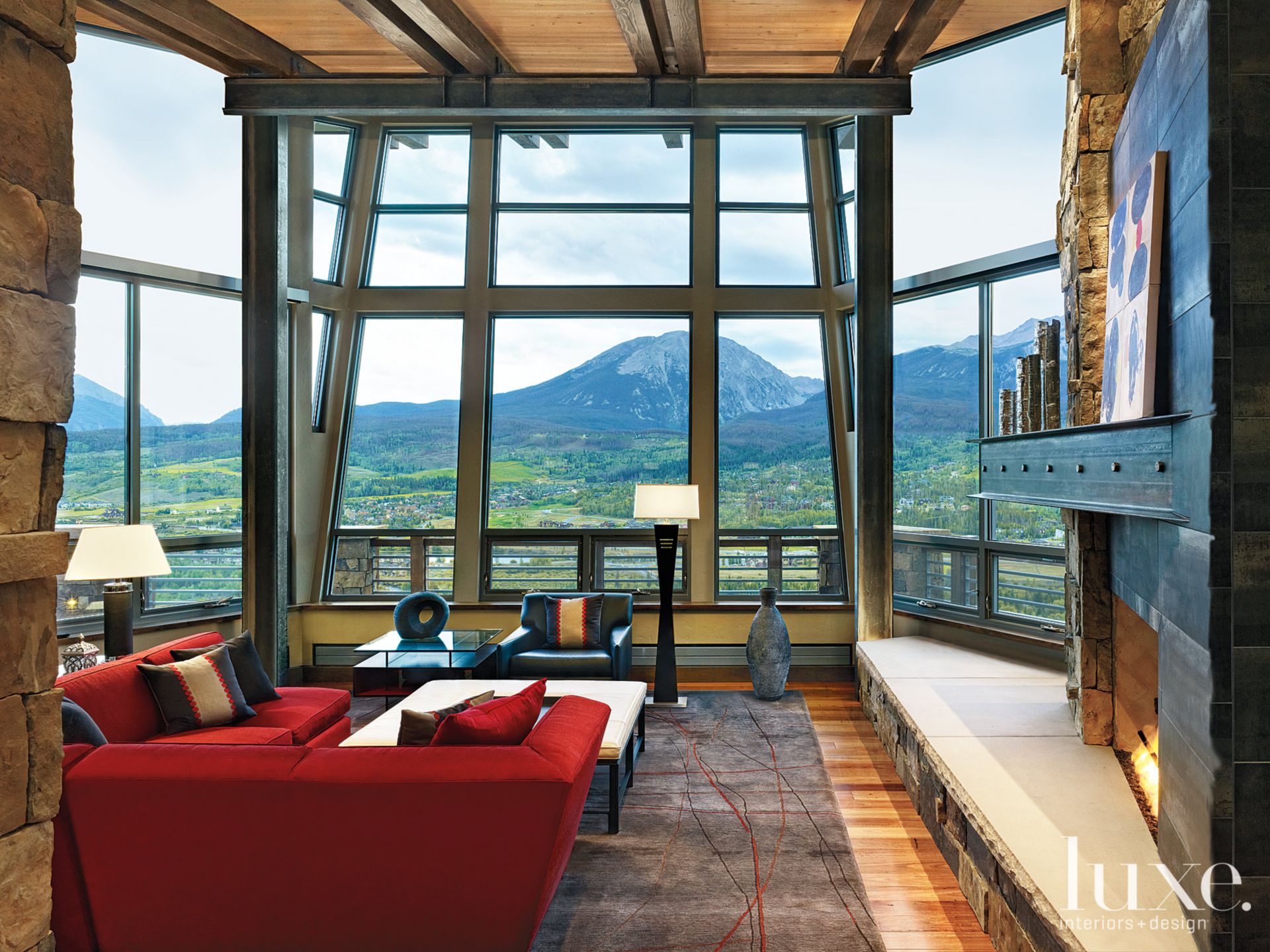 Modern Great Room with Mountain Views - Luxe Interiors + Design