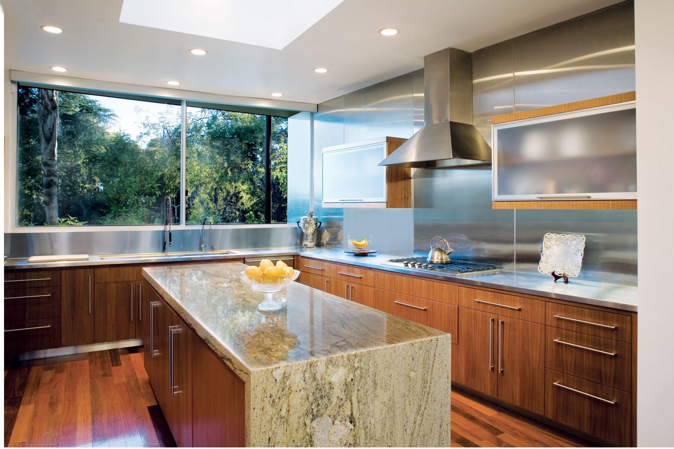 Contemporary Neutral Kitchen - Luxe Interiors + Design