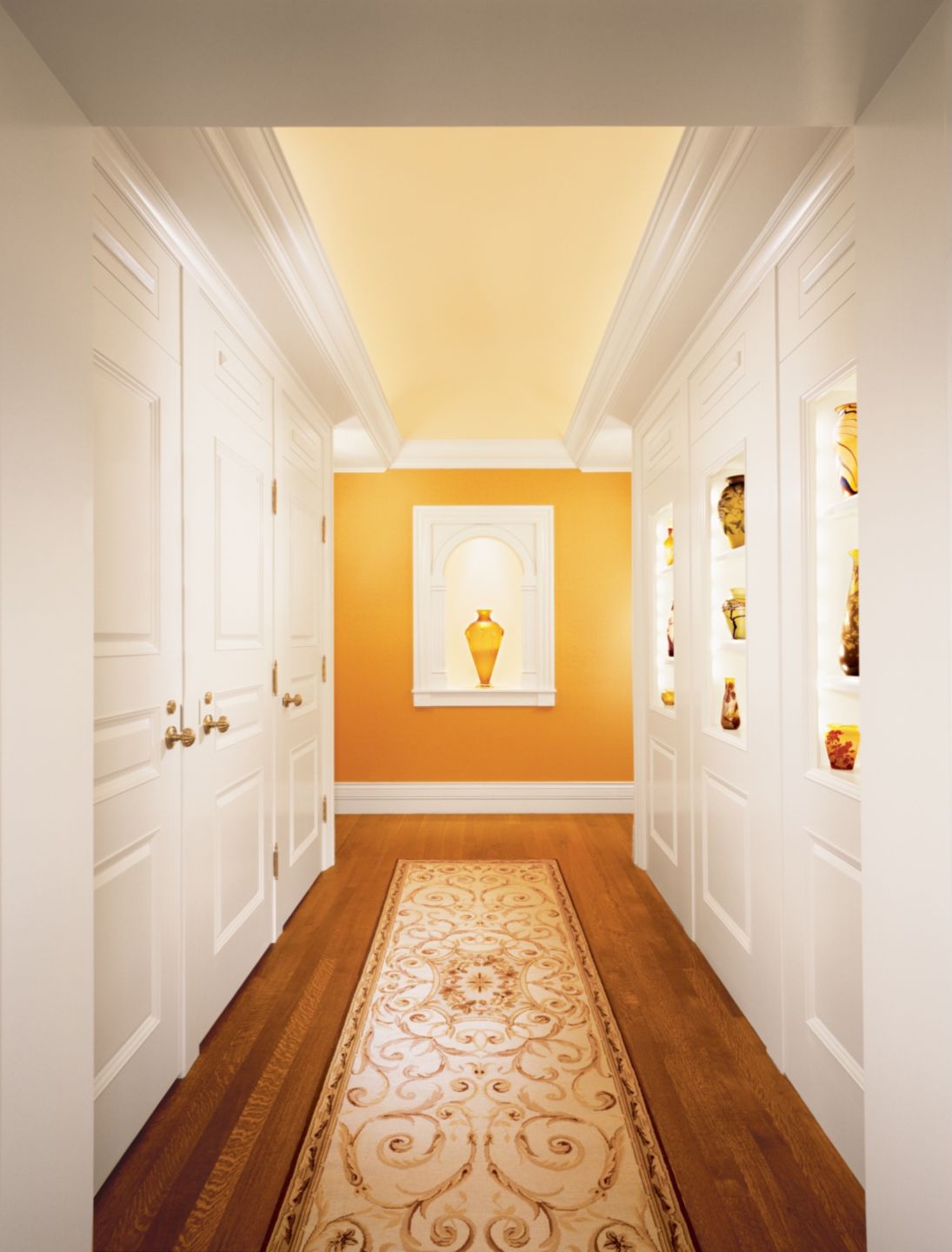 Classic Hallway - Luxe Interiors + Design