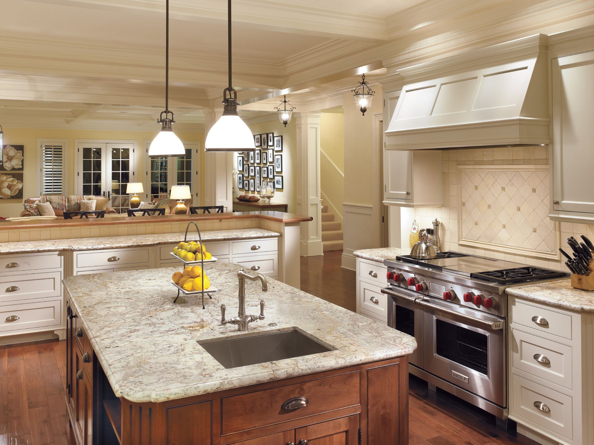 Traditional Neutral Kitchen - Luxe Interiors + Design