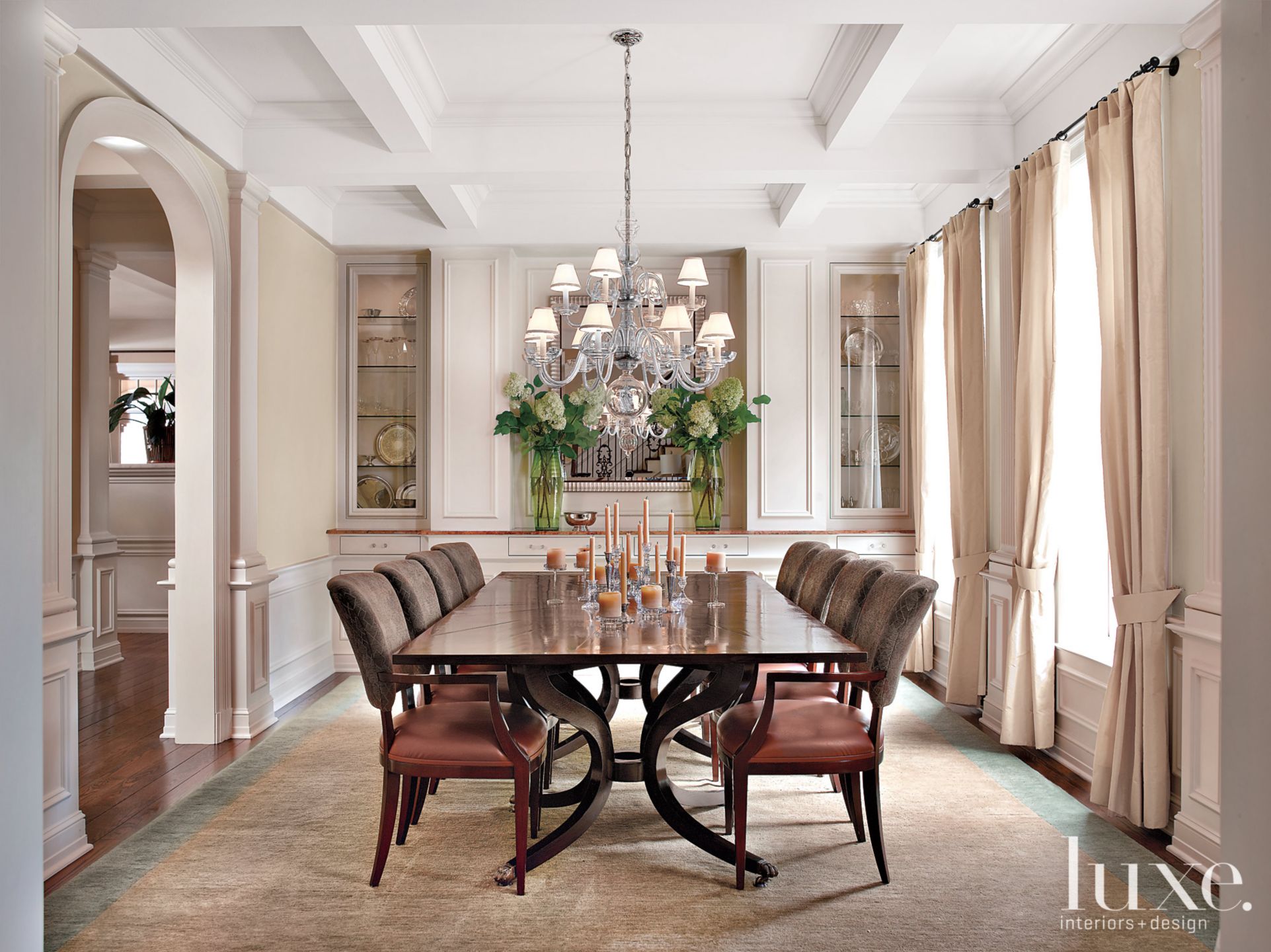 Neutral Traditional Dining Room - Luxe Interiors + Design