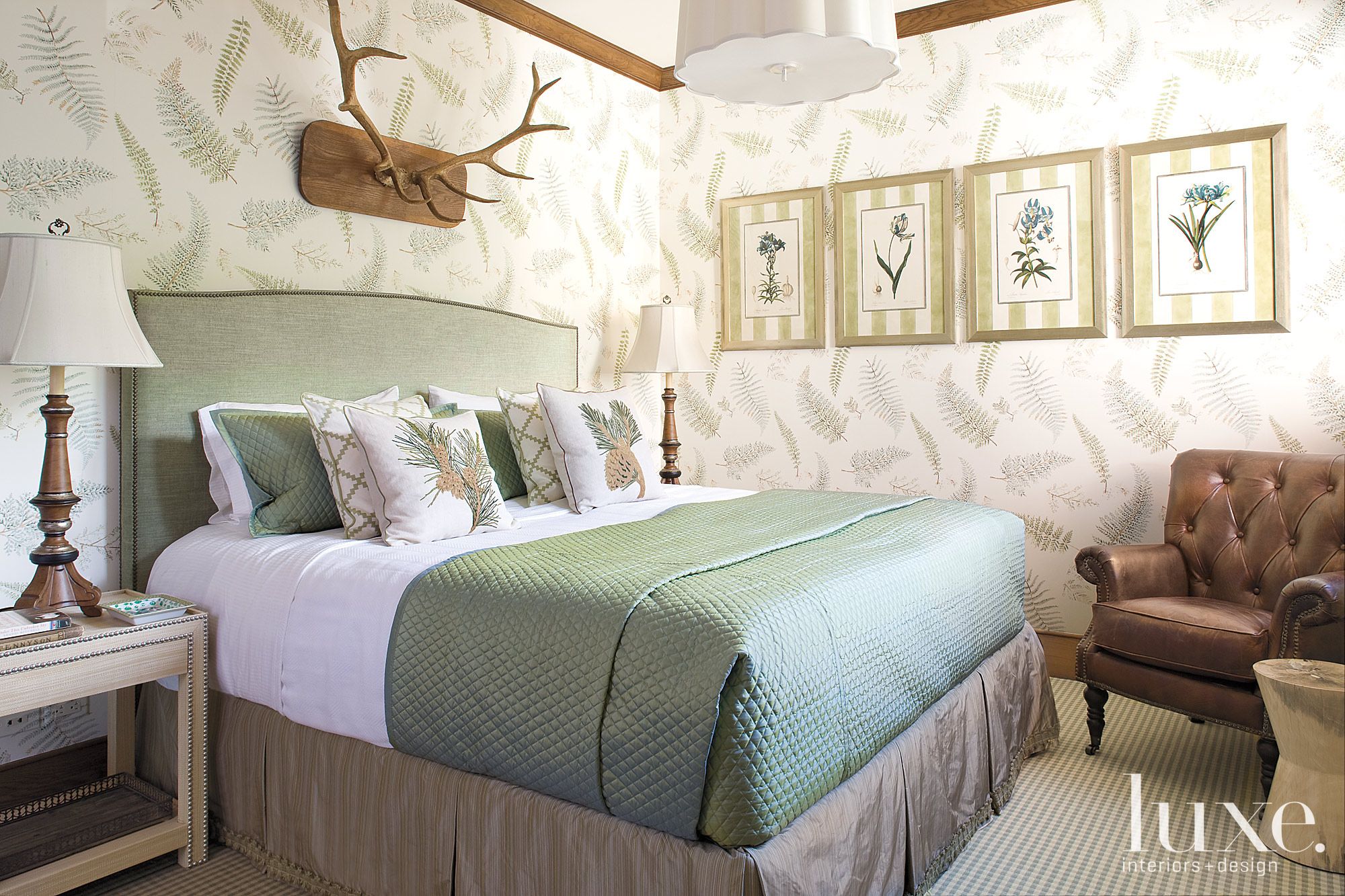 Outdoor inspired guest bedroom - Luxe Interiors + Design
