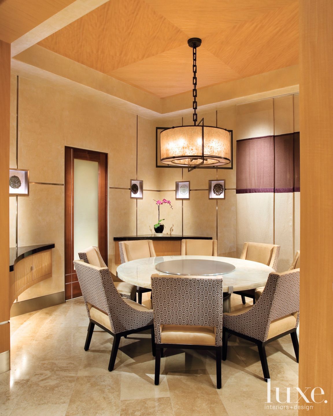 Relaxed and Stylish Dining Room - Luxe Interiors + Design