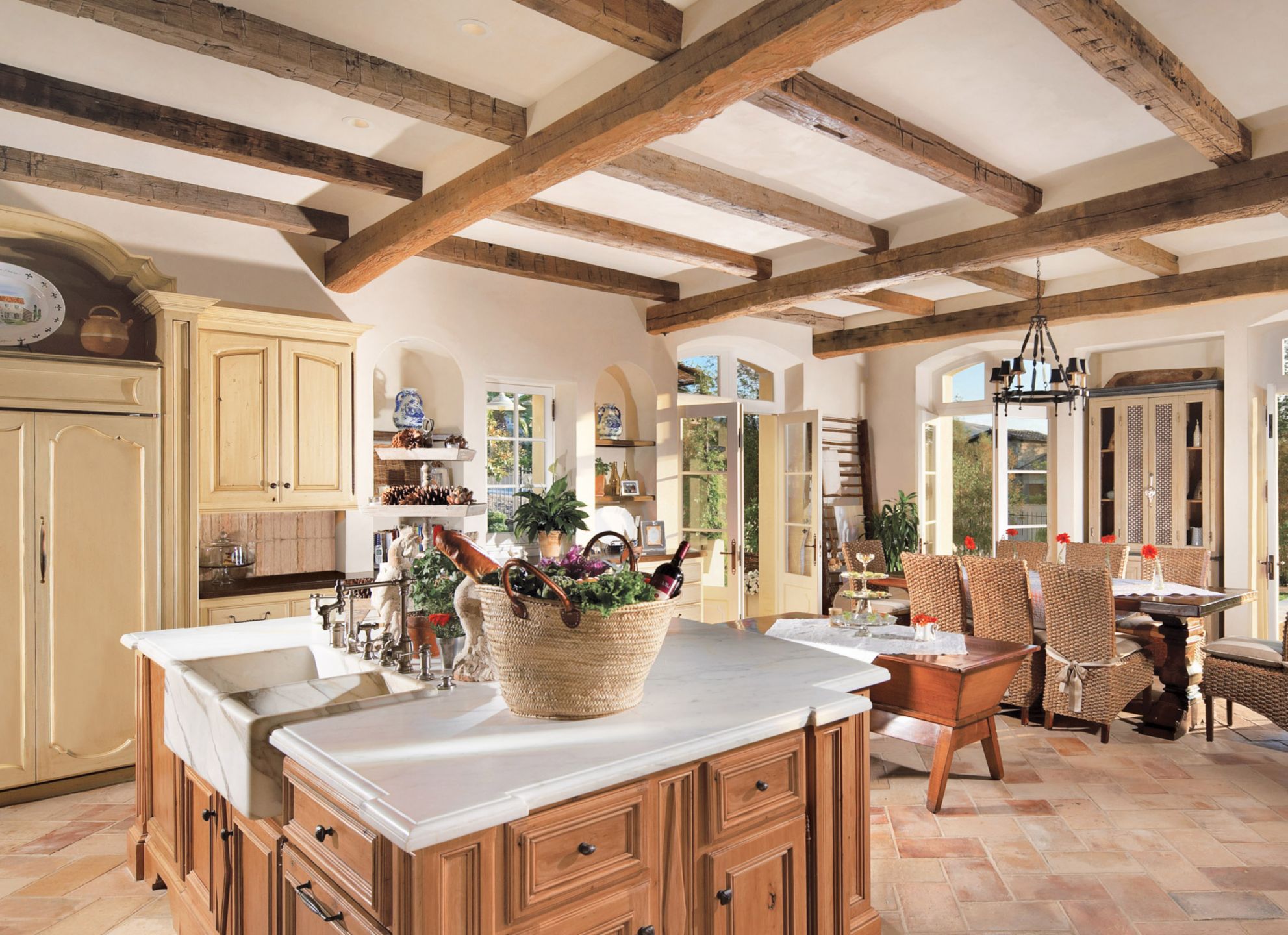 Country Style White Kitchen - Luxe Interiors + Design
