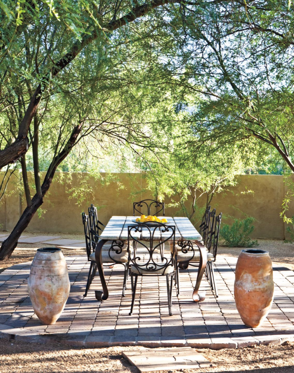 Neutral Traditional Outdoor Dining - Luxe Interiors + Design