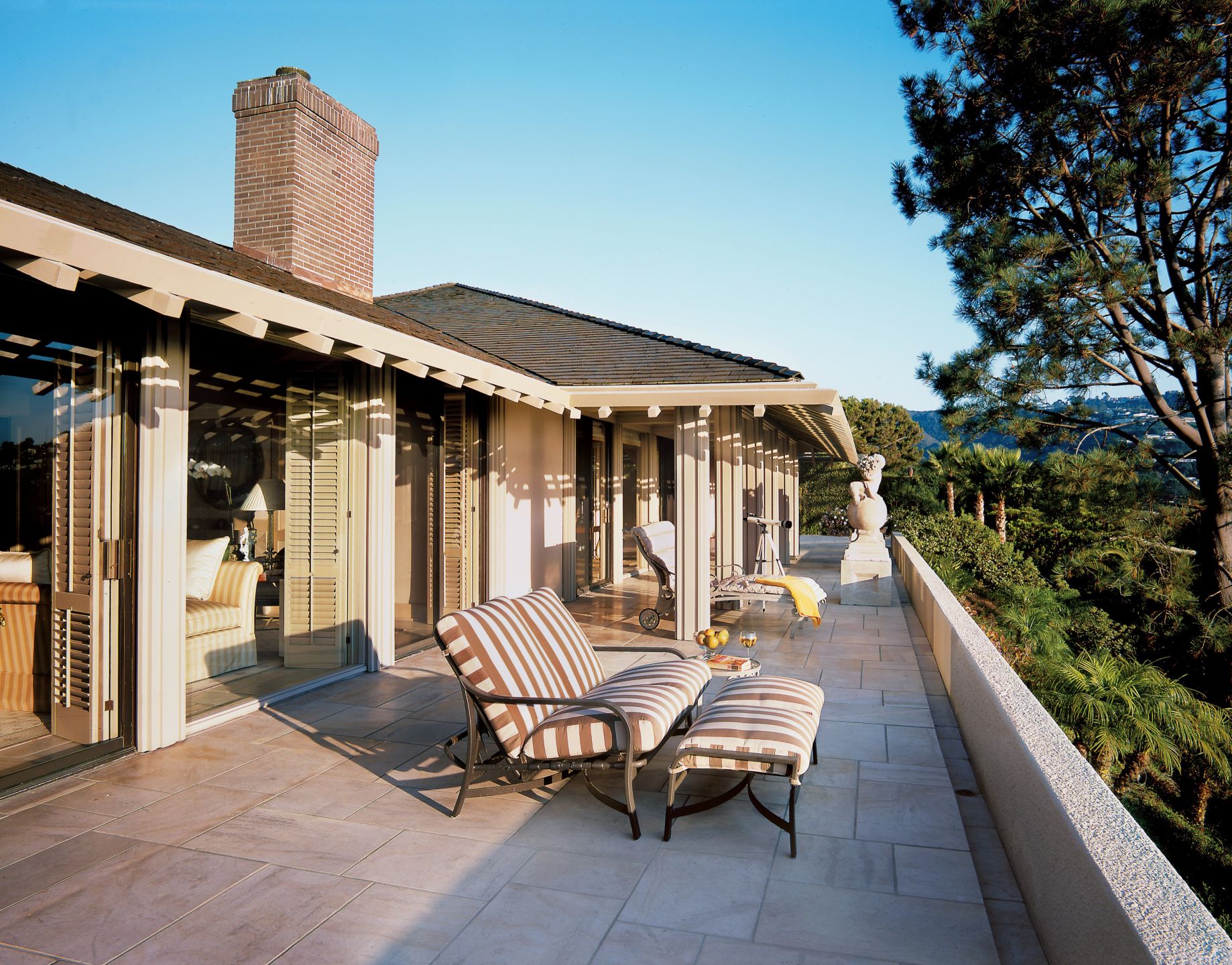 Traditional Neutral Terrace - Luxe Interiors + Design