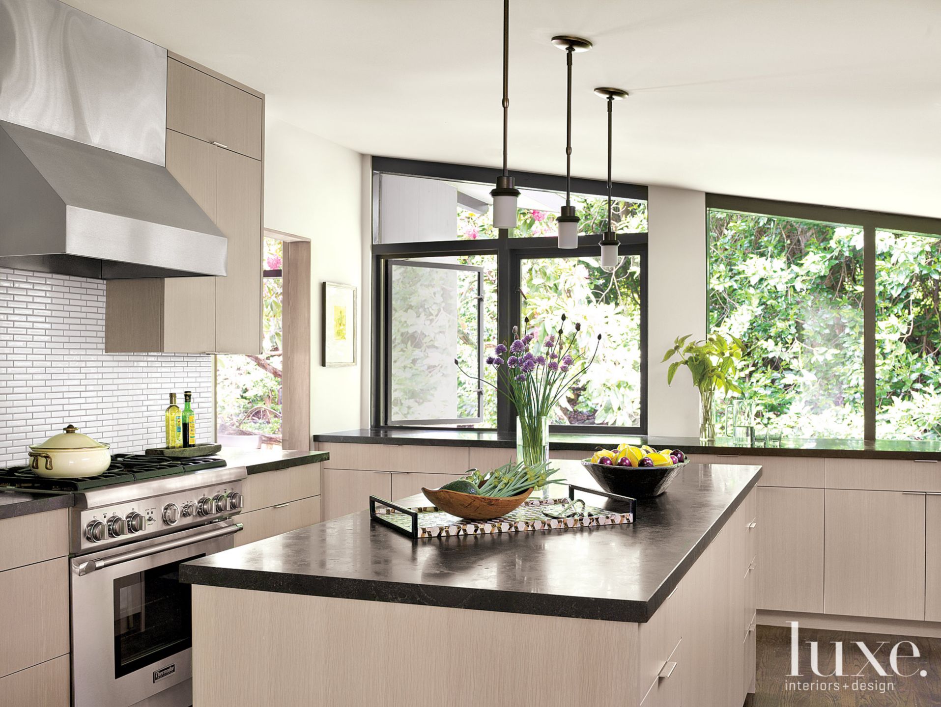 Modern Neutral Kitchen - Luxe Interiors + Design