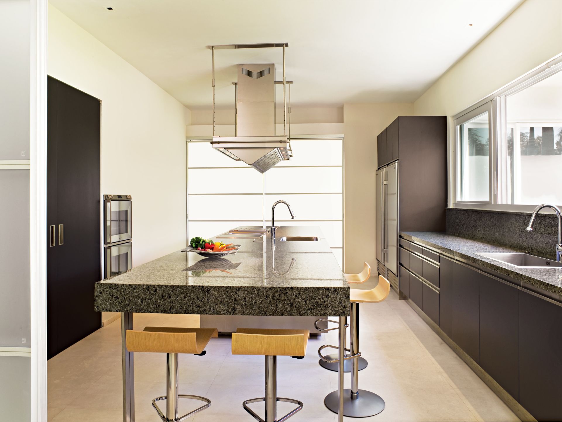 Modern Neutral Kitchen - Luxe Interiors + Design