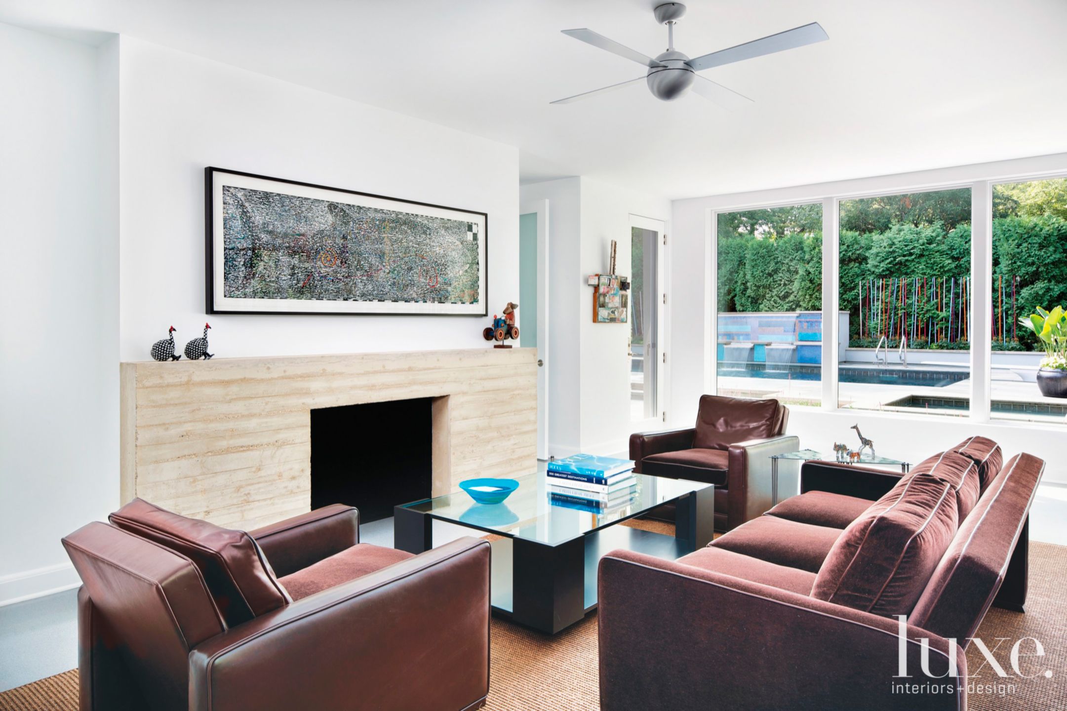 A Relaxing Library - Luxe Interiors + Design