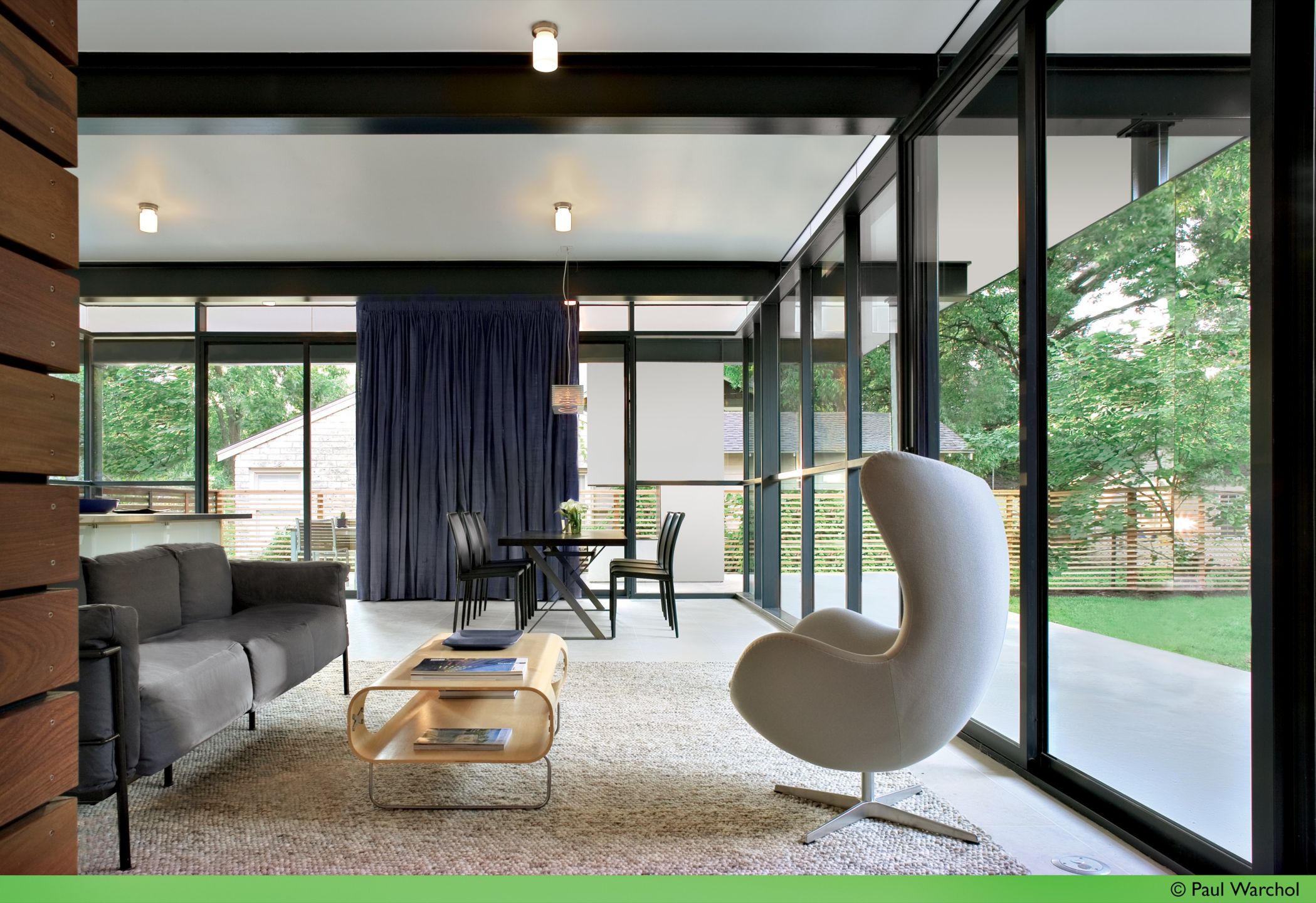 Simple Modern Great Room - Luxe Interiors + Design