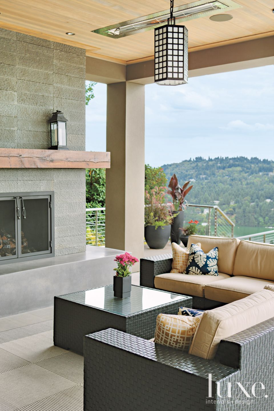 Modern Outdoor Living Room - Luxe Interiors + Design