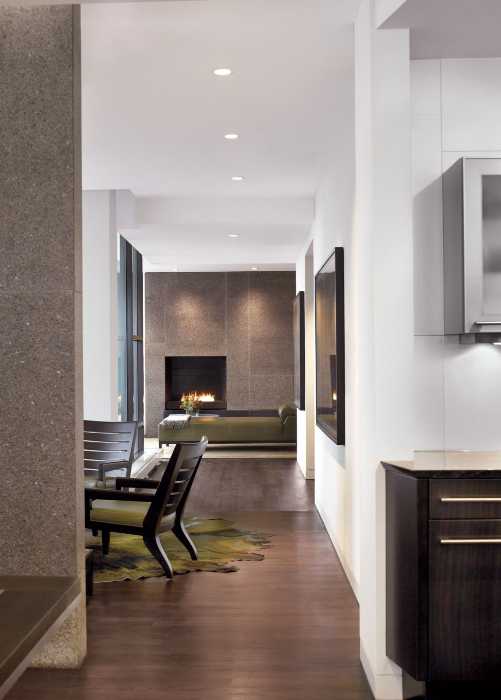 Mahogany Open Hall - Luxe Interiors + Design