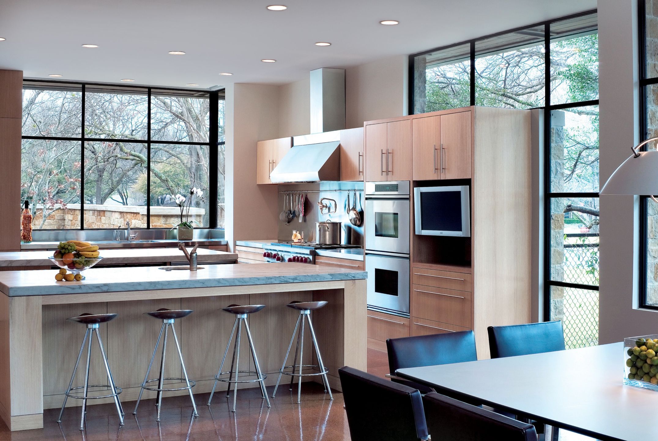 Contemporary Neutral Kitchen - Luxe Interiors + Design