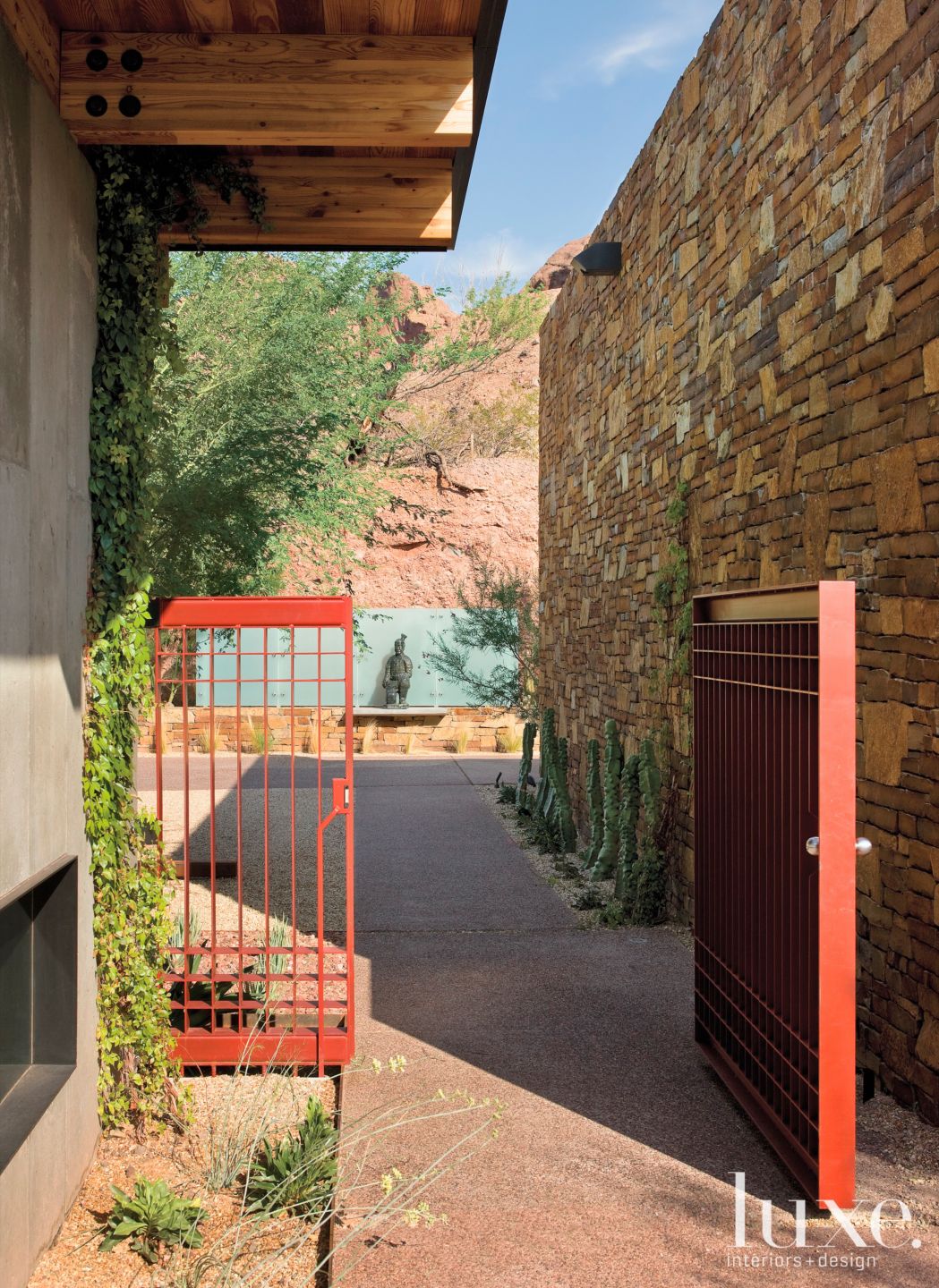 An Impressive Entrance - Luxe Interiors + Design