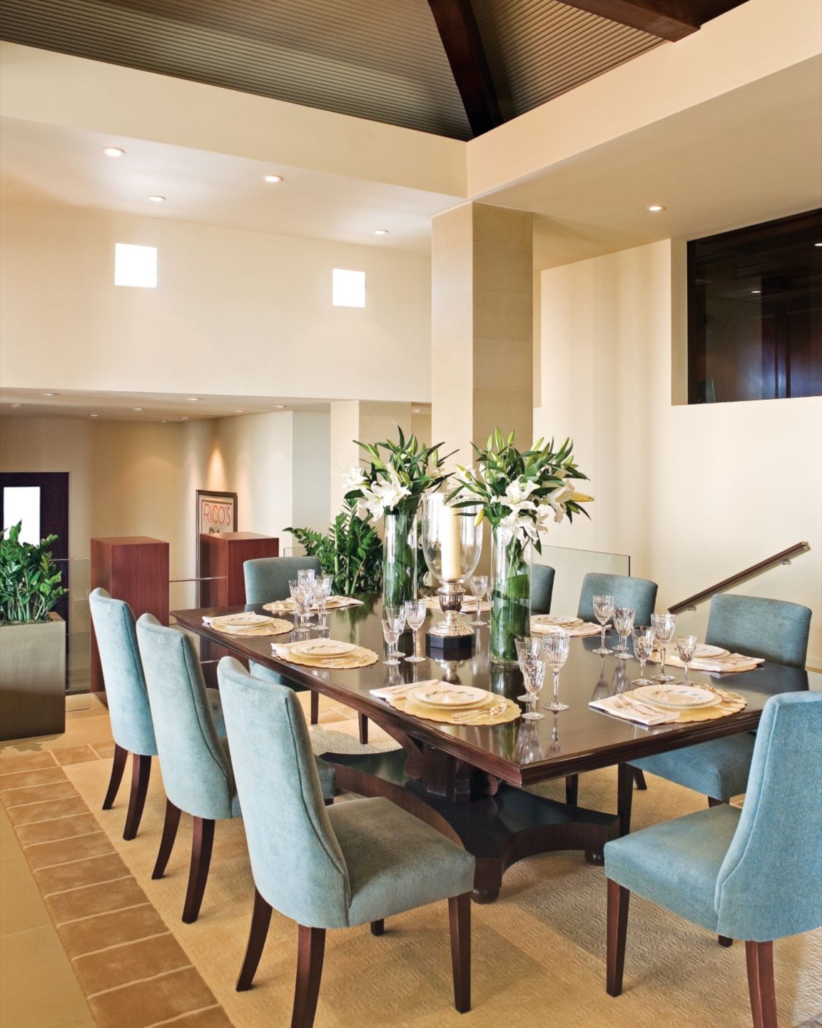 Contemporary Neutral Dining Room - Luxe Interiors + Design