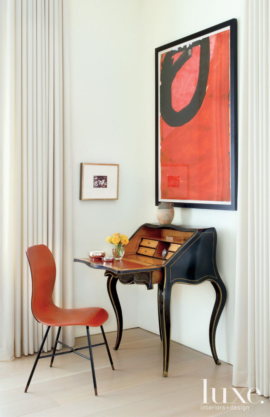 Secretaire in White Modern Living Room - Luxe Interiors + Design