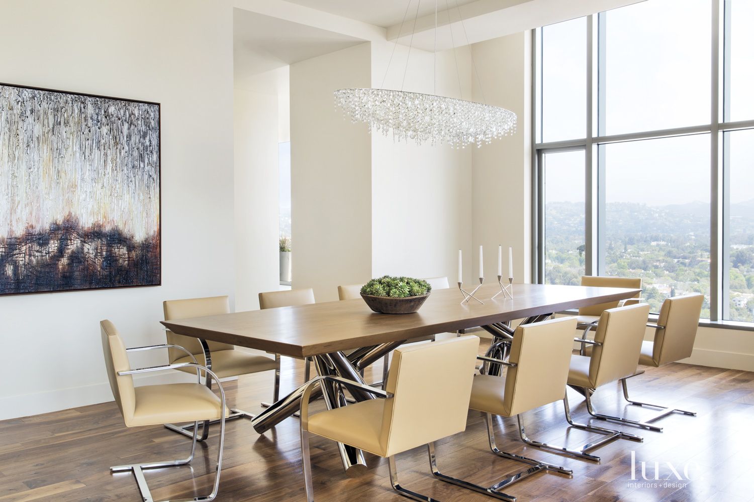 White Contemporary Dining Room - Luxe Interiors + Design