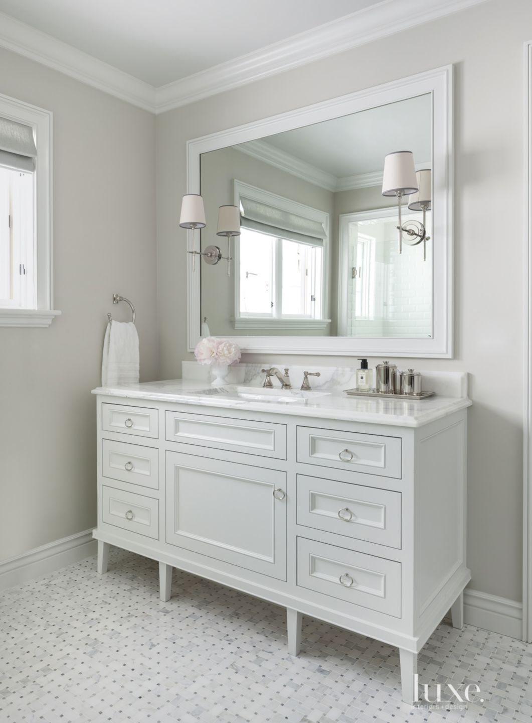 Traditional White Guest Bath Vanity - Luxe Interiors + Design