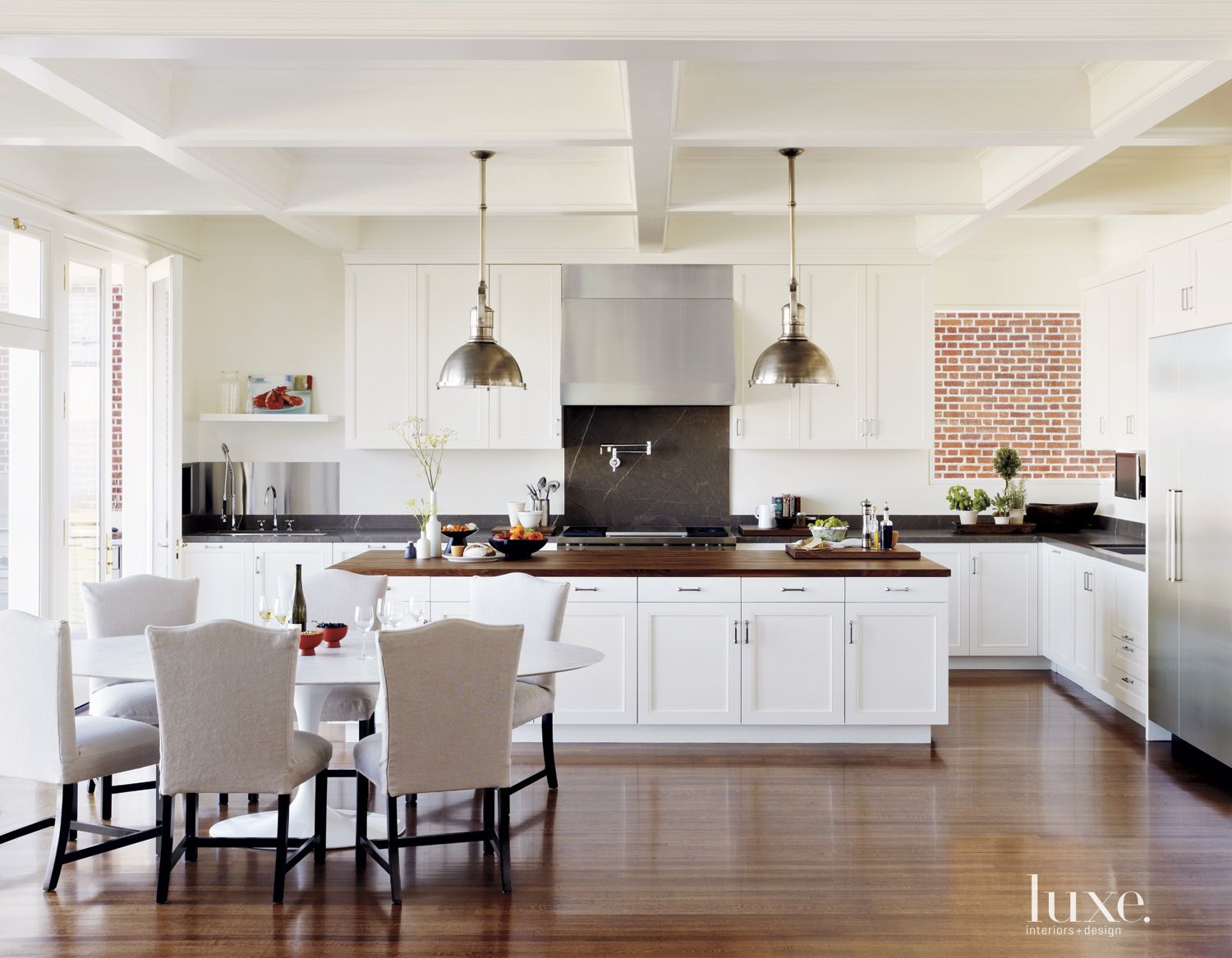 Traditional White Kitchen and Breakfast Area - Luxe Interiors + Design