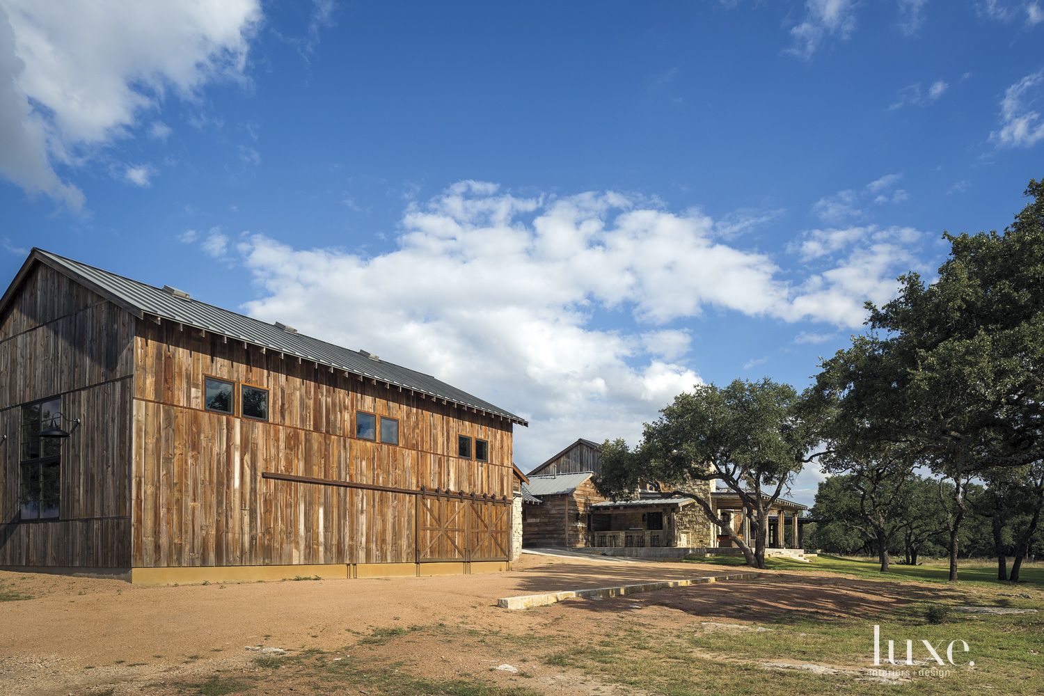 Country Barn-Style Exterior Landscape - Luxe Interiors + Design