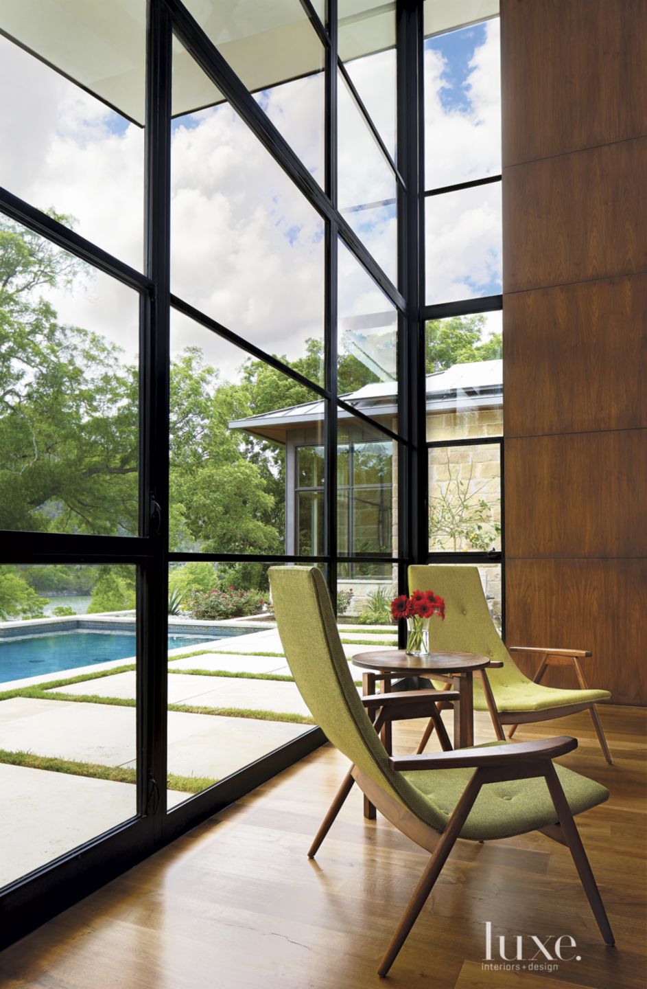 Modern Living Room Vignette - Luxe Interiors + Design