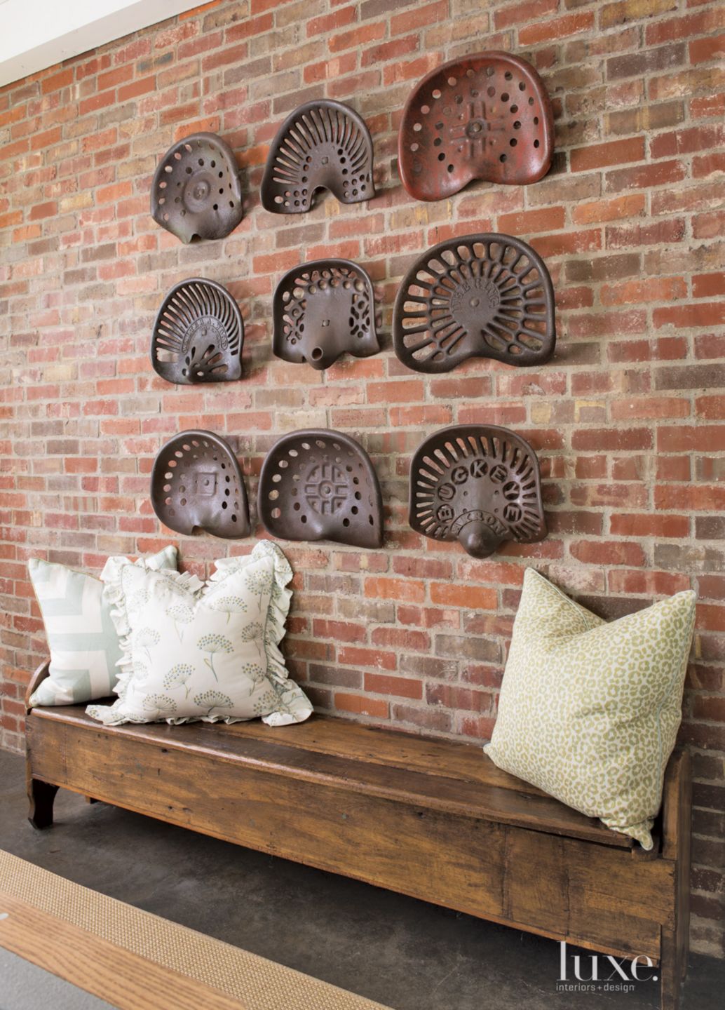 Brick Country Foyer - Luxe Interiors + Design