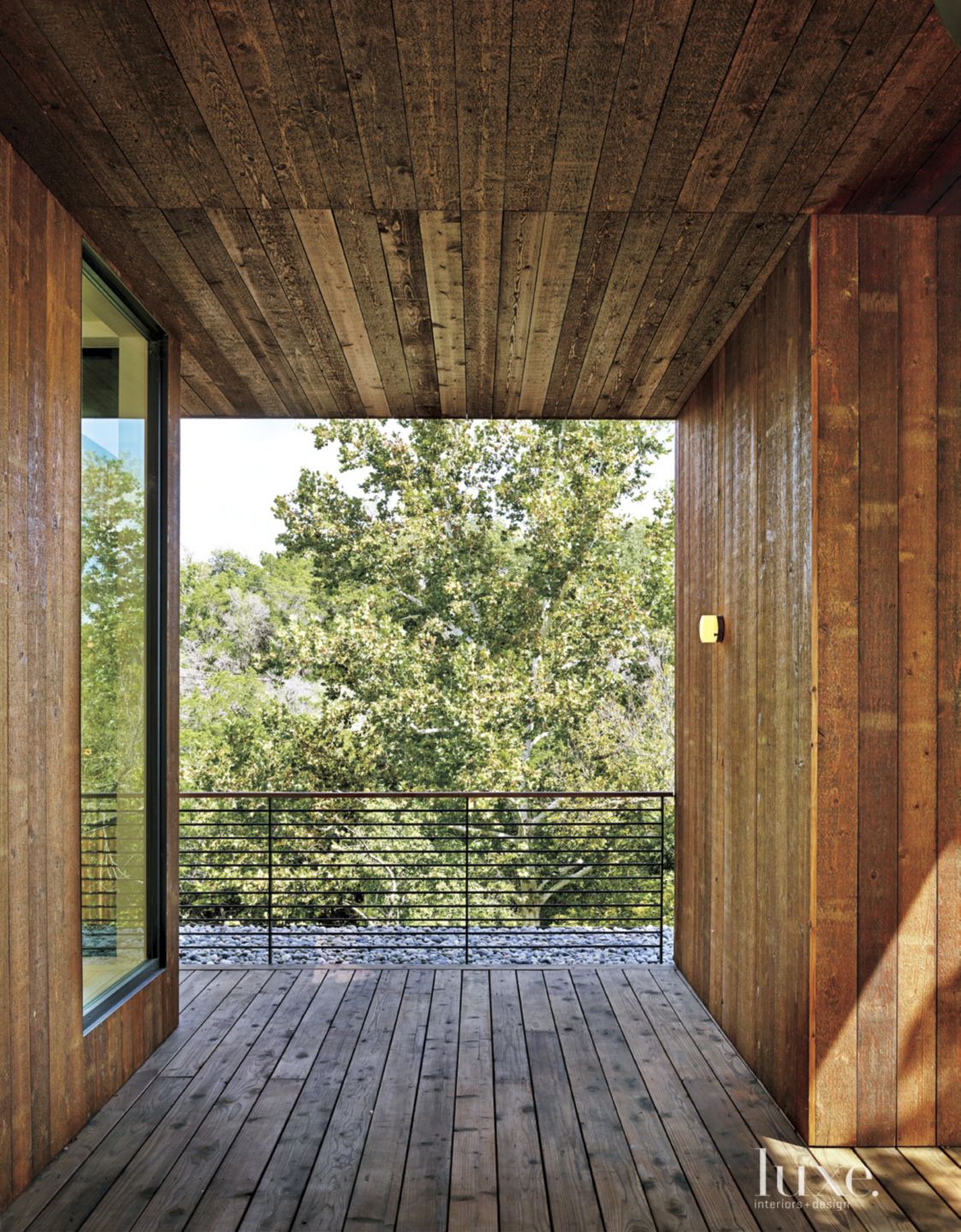 Modern Cedar Front Entry Walkway - Luxe Interiors + Design