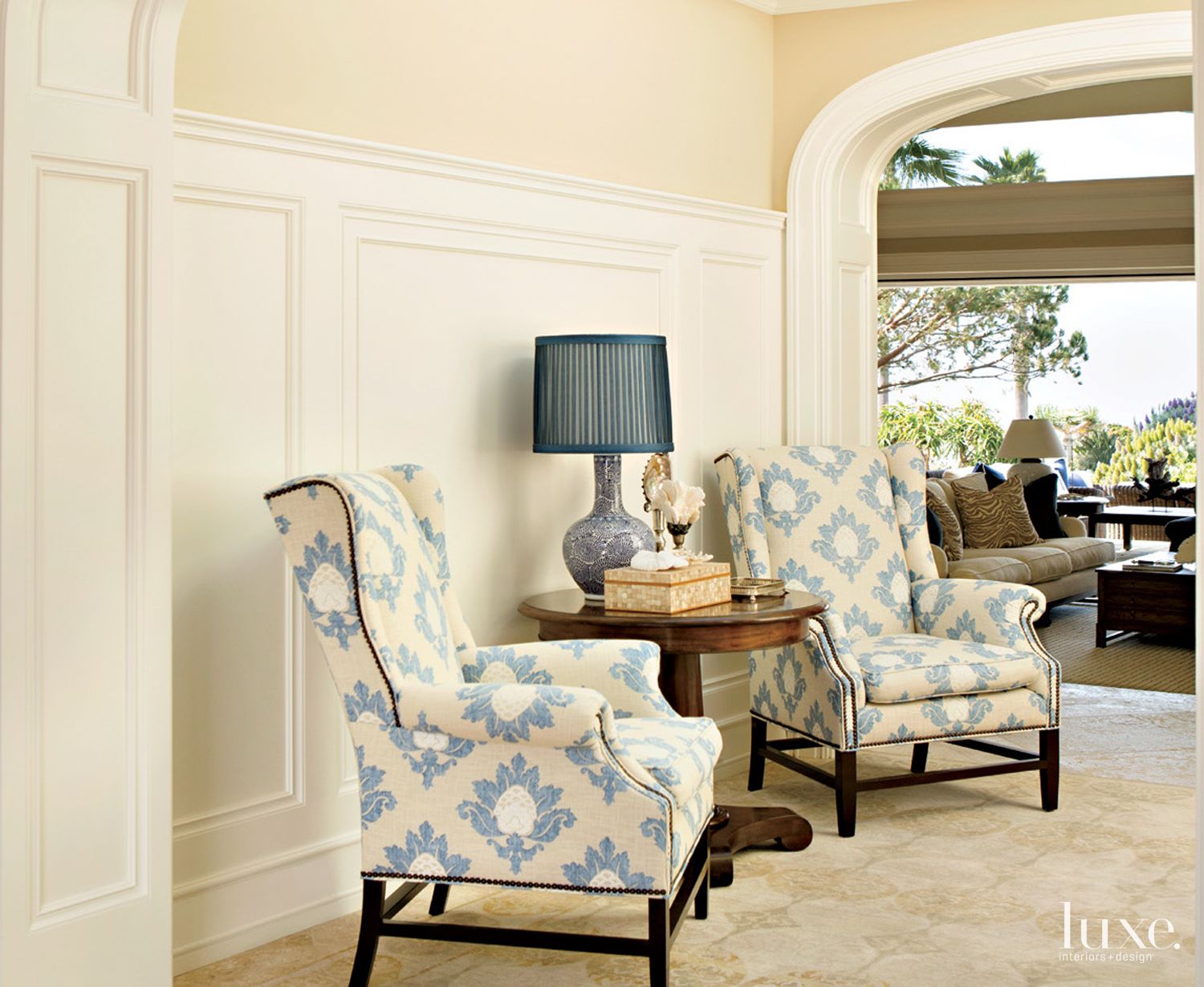 Cream Contemporary Entry Hall - Luxe Interiors + Design